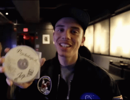 Logic Loig GIF - Logic Loig Rapper - Discover & Share GIFs