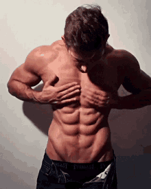 Men Flexing Abs GIFs | Tenor