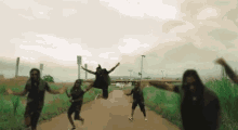 Slow Grinding Dance GIFs | Tenor