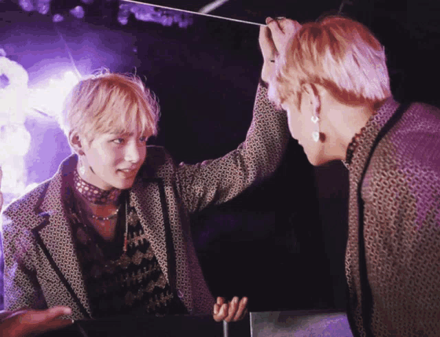 Taehyung Wolf GIF - Taehyung Wolf Reaction - Discover & Share GIFs