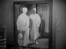 Crazy Mirror GIFs | Tenor