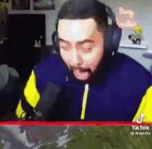 Guy Throwing It Back Throw It Back GIF - Guy Throwing It Back Throw It ...